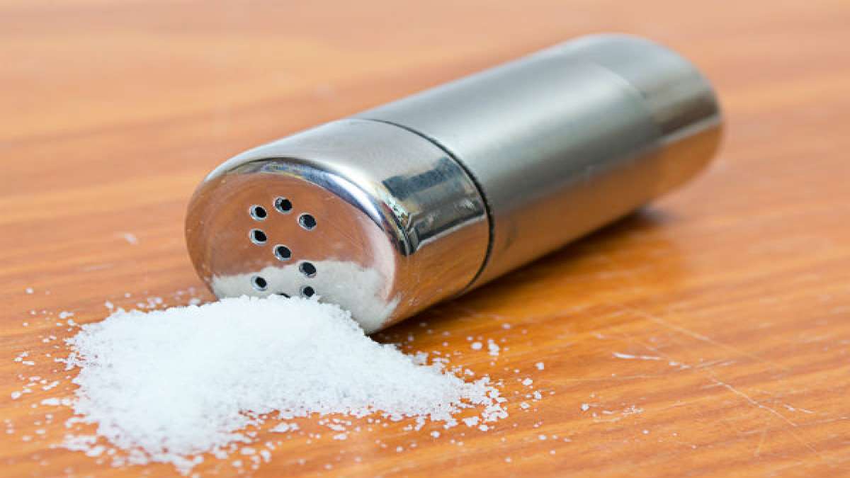Reasons You Need To Cut Back On Salt - Boldsky.com