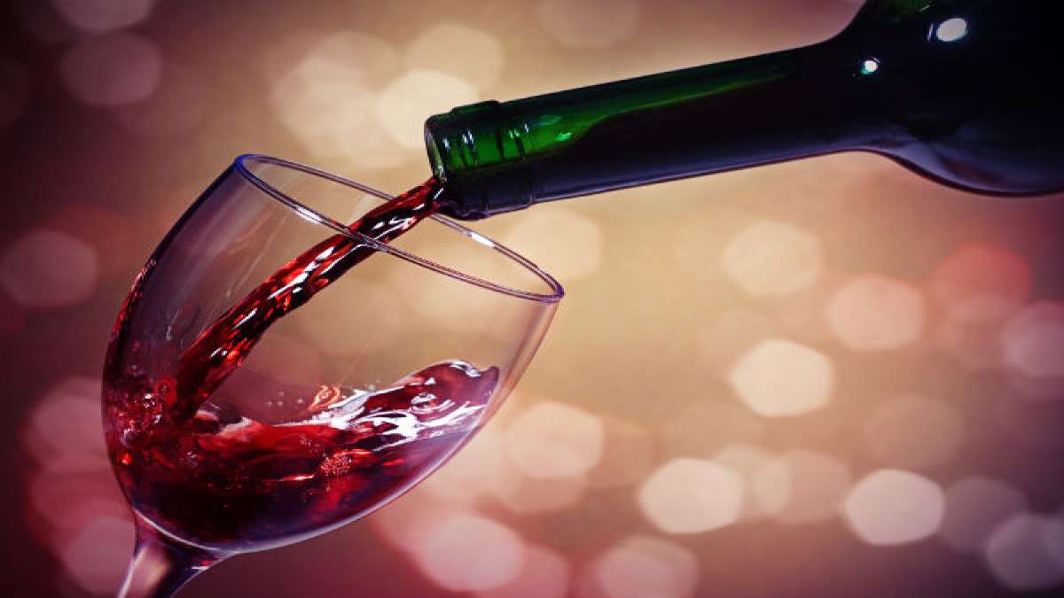 Amazing Benefits Of A Red Wine Facial - Boldsky.com