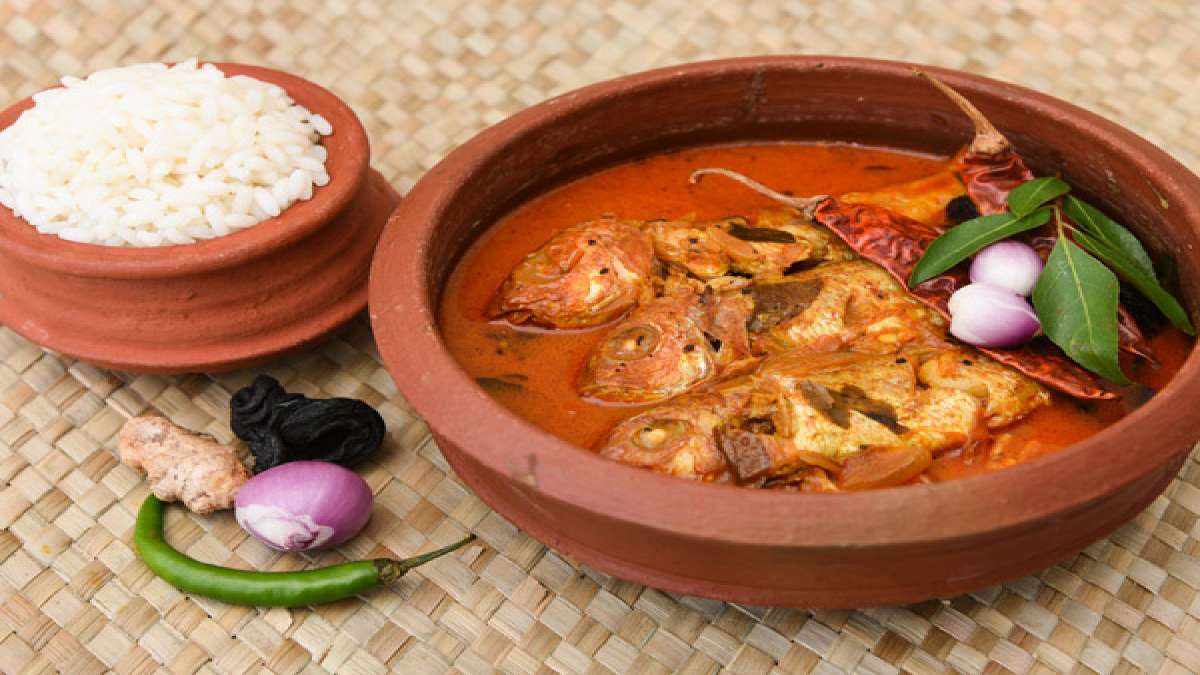 Grandma Fish Curry Recipe In Mud Pot - Boldsky.com
