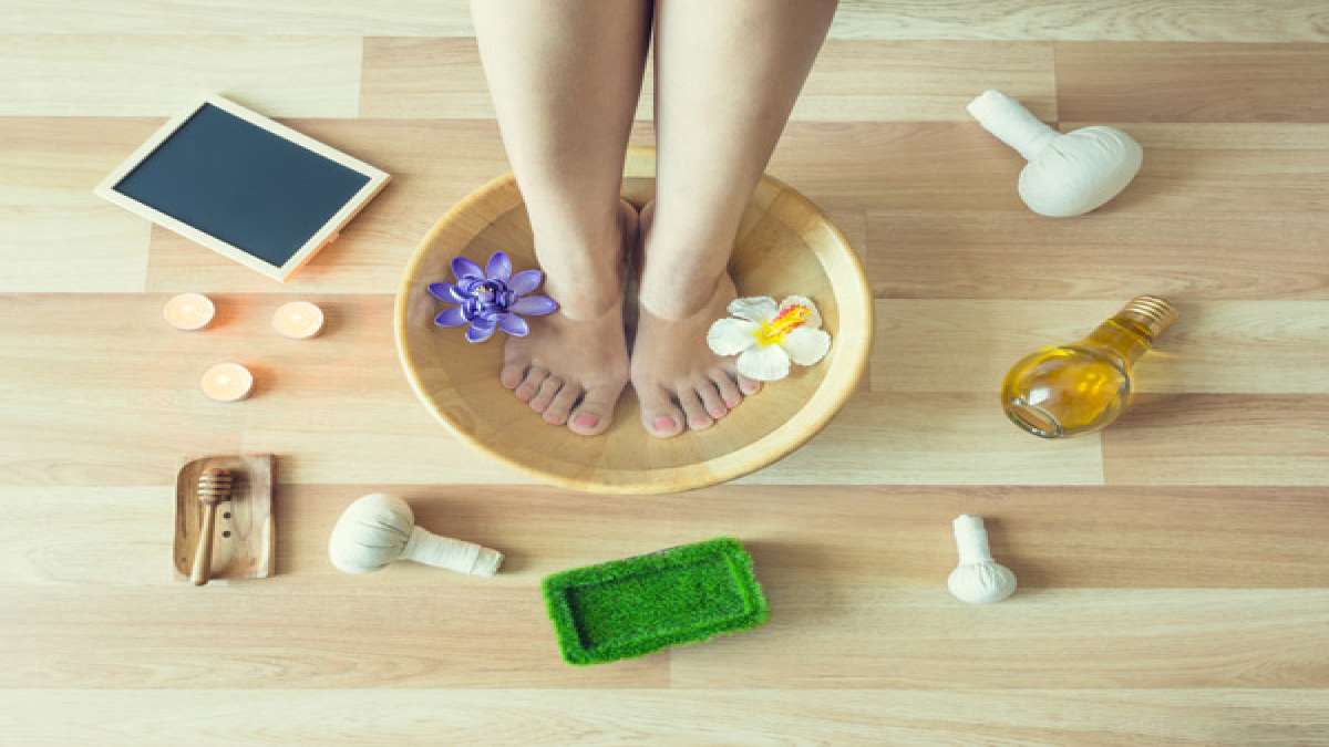 Easy Pedicure At Home: Try This Method! - Boldsky.com