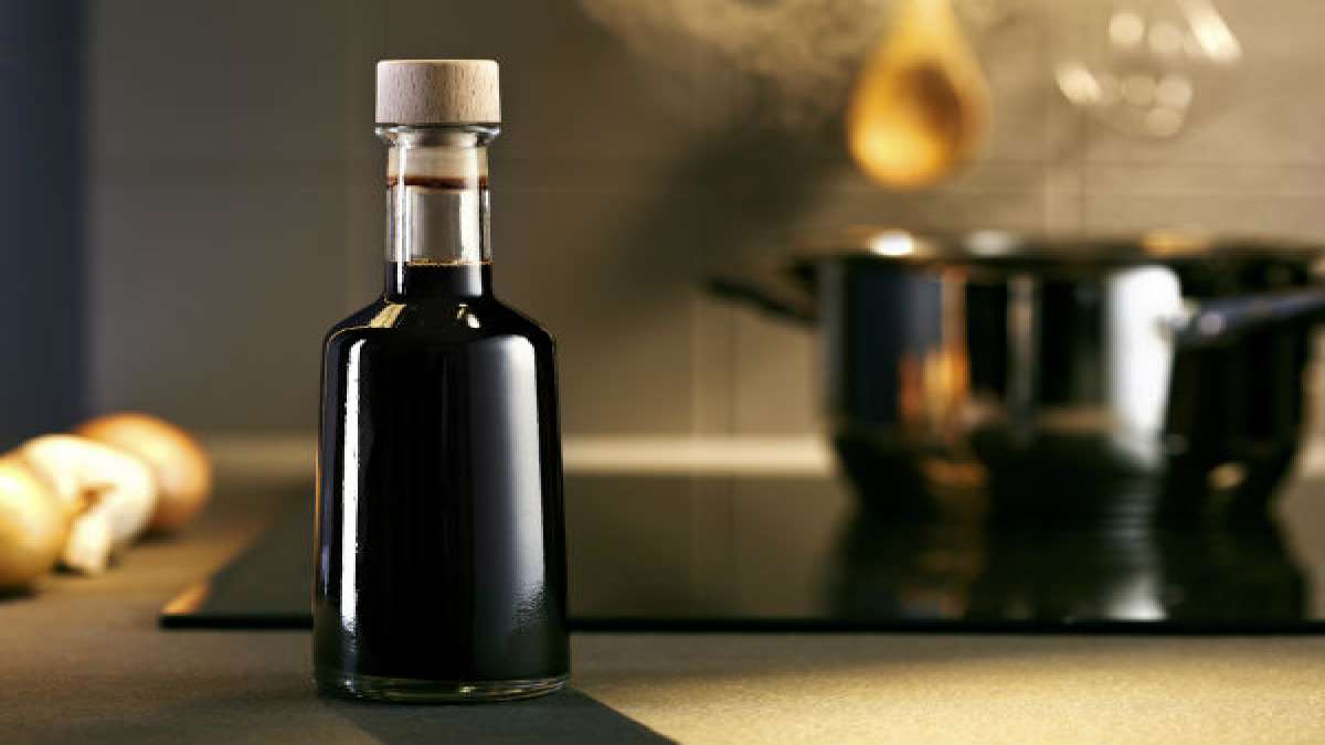 How To Use Garlic And Wine For Cholesterol And Fat Issues - Boldsky.com