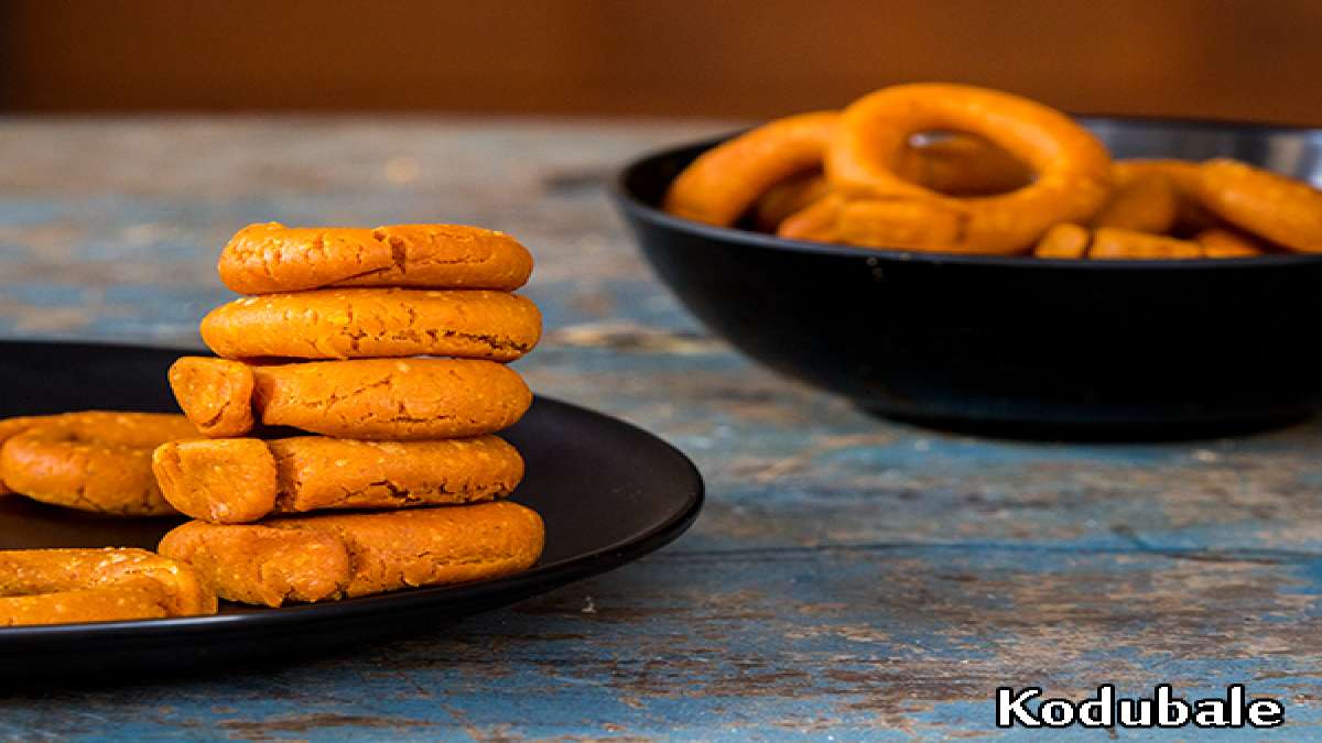 Kodubale Recipe: How To Make Karnataka-style Ring Murukku - Boldsky.com