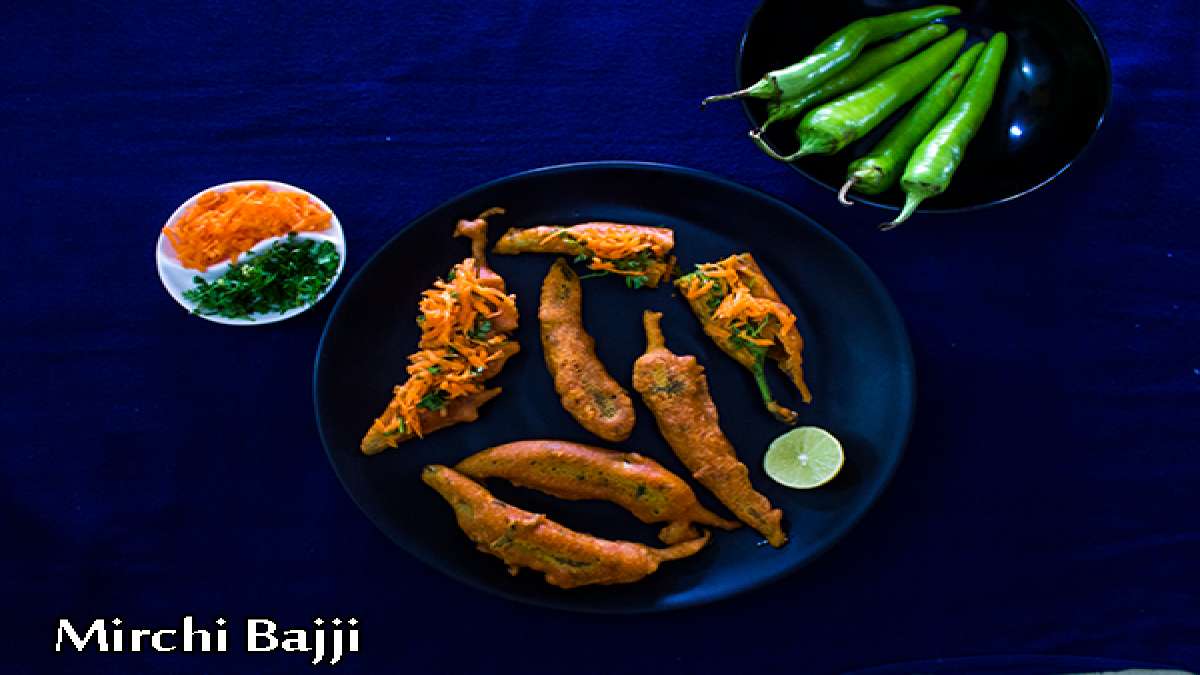 Mirchi Bajji Recipe: How To Make Menasinakai Bajji - Boldsky.com