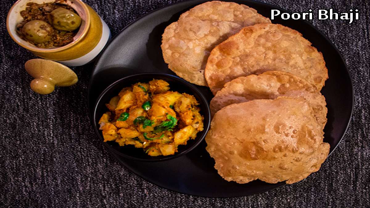 Poori Bhaji Recipe: How To Make Poori And Aloo Sabzi - Boldsky.com