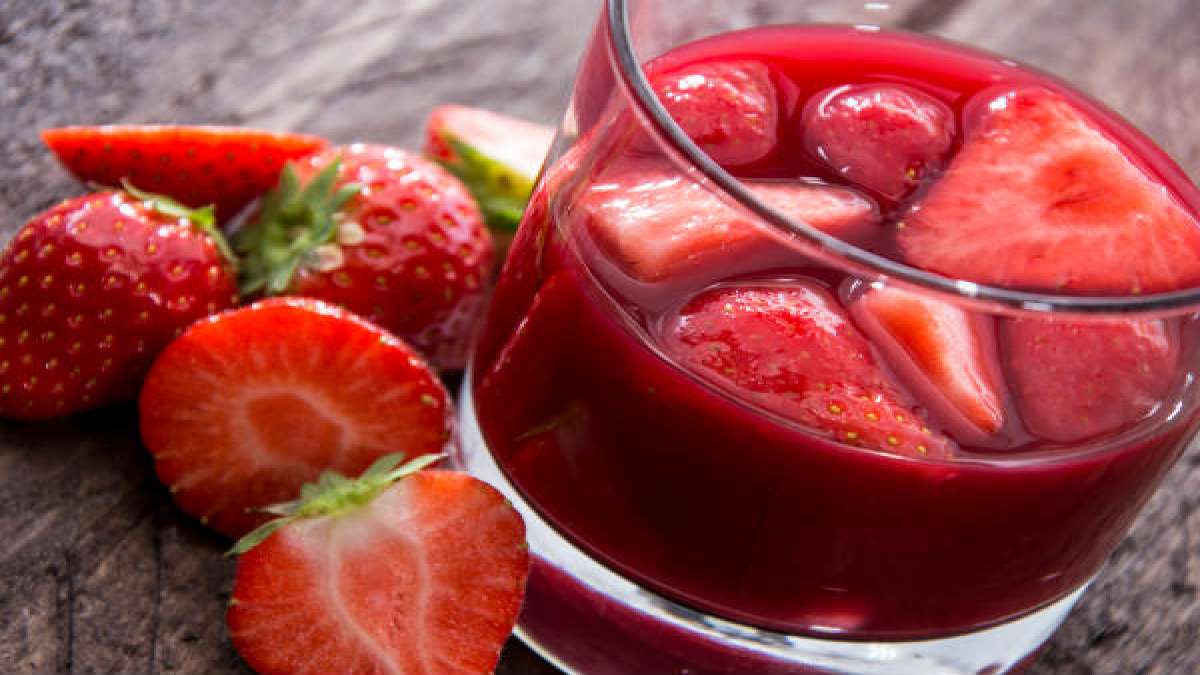Say Goodbye To Constipation With This Strawberry Home Remedy! - Boldsky.com