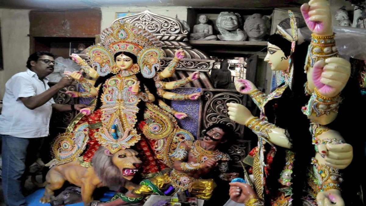 Kumartuli: The Making Of Durga Idols In Kolkata - Boldsky.com
