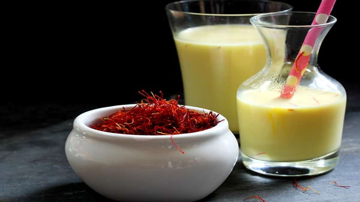 10 Saffron Milk (Kesar Doodh) Health Benefits That Will Shock You ...