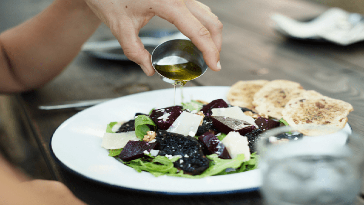 10 Healthiest Oils For Salad Dressing - Boldsky.com