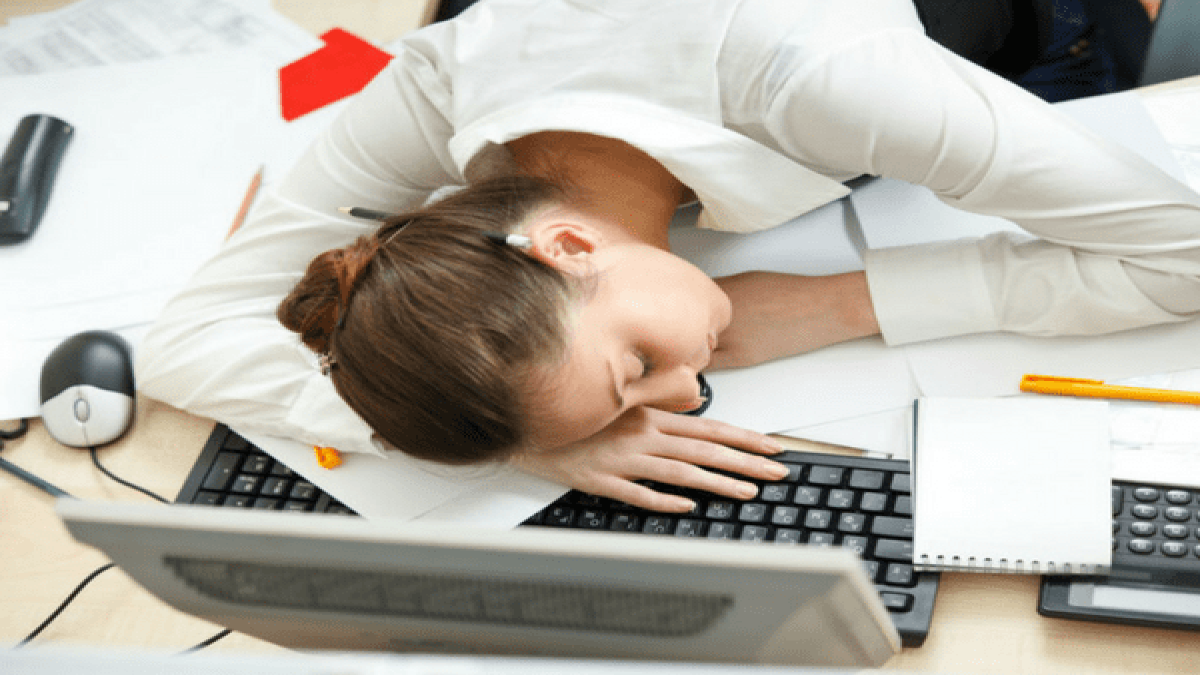 Food Coma: Why Do You Feel Sleepy After Eating Lunch? - Boldsky.com