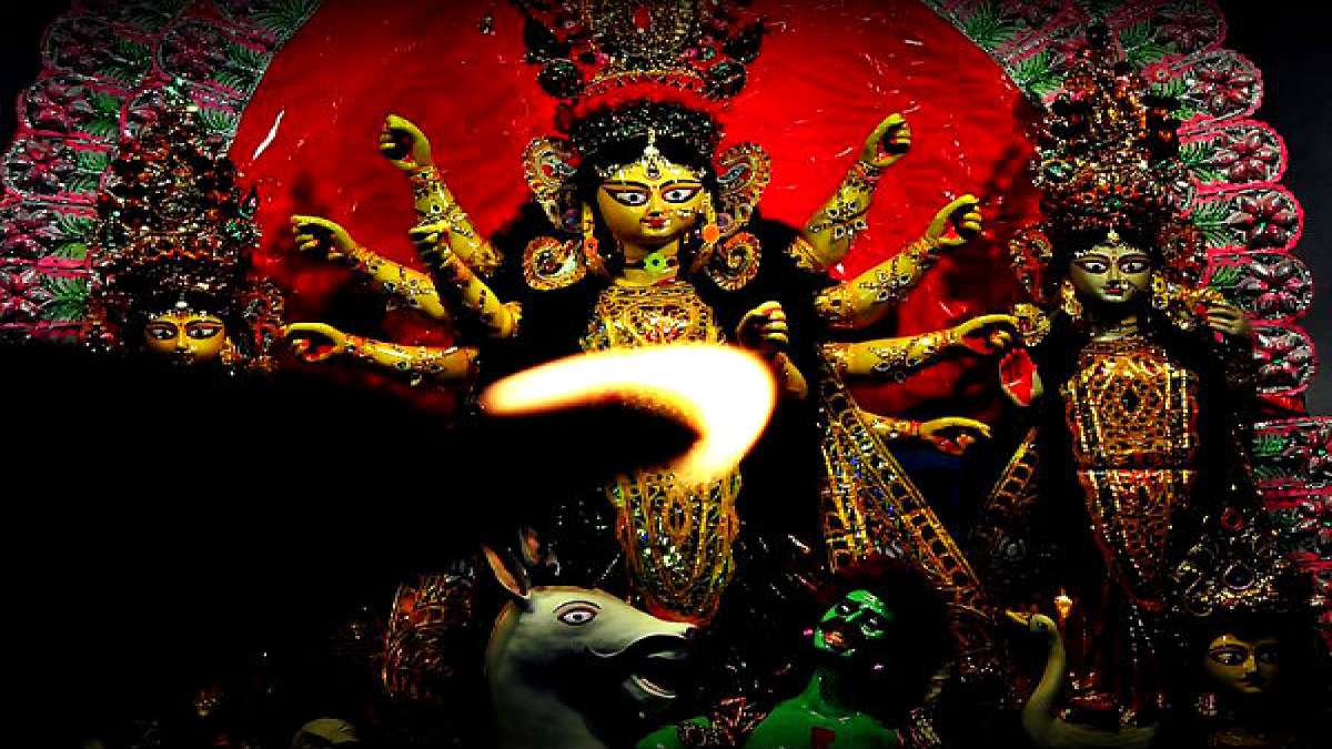 4 Powerful Maa Durga Mantras That You Need To Know - Boldsky.com