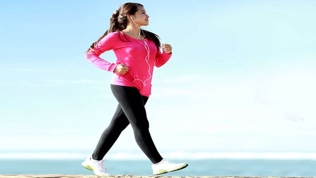 16 Surprising Health Benefits Of Walking Daily - Boldsky.com