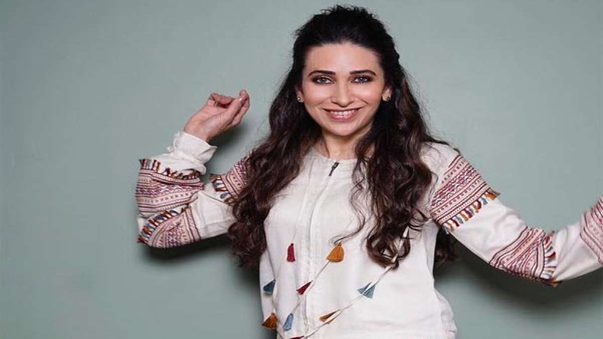 How To Re-create Karishma Kapoor’s Smokey Eye Make-up Look? - Boldsky.com