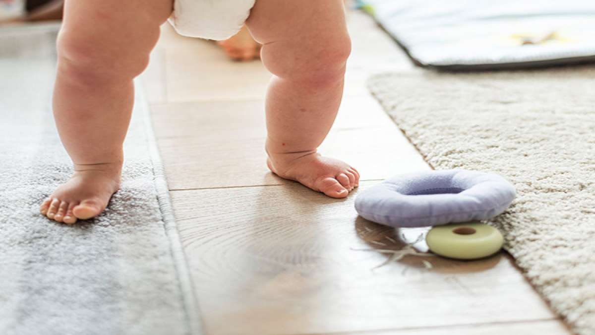 How To Deal With In-Toeing And Out-Toeing In Children - Boldsky.com