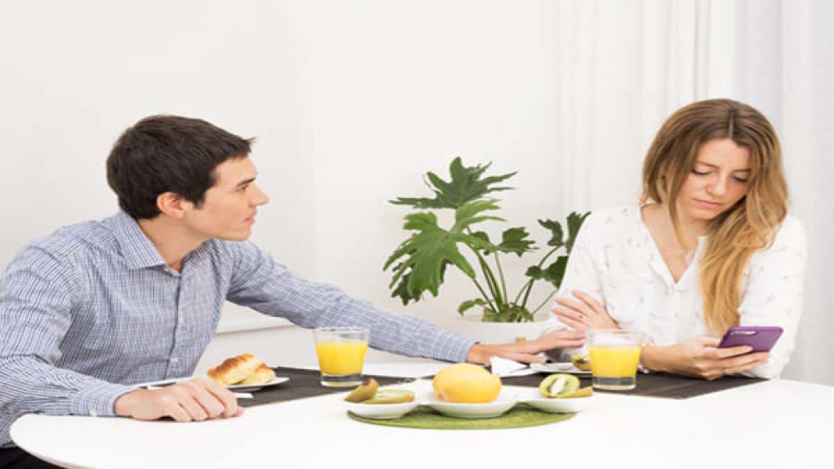 7 Ways In Which Lack Of Personal Space Can Harm Your Relationship ...