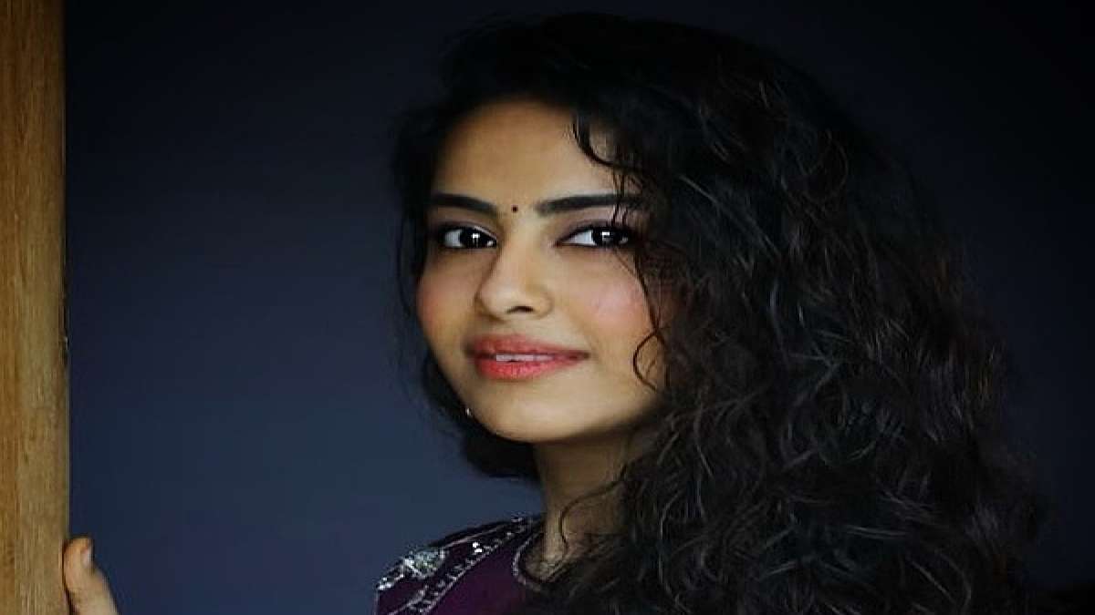 Balika Vadhu Actress Avika Gor In A Magenta Dress And Embroidered ...