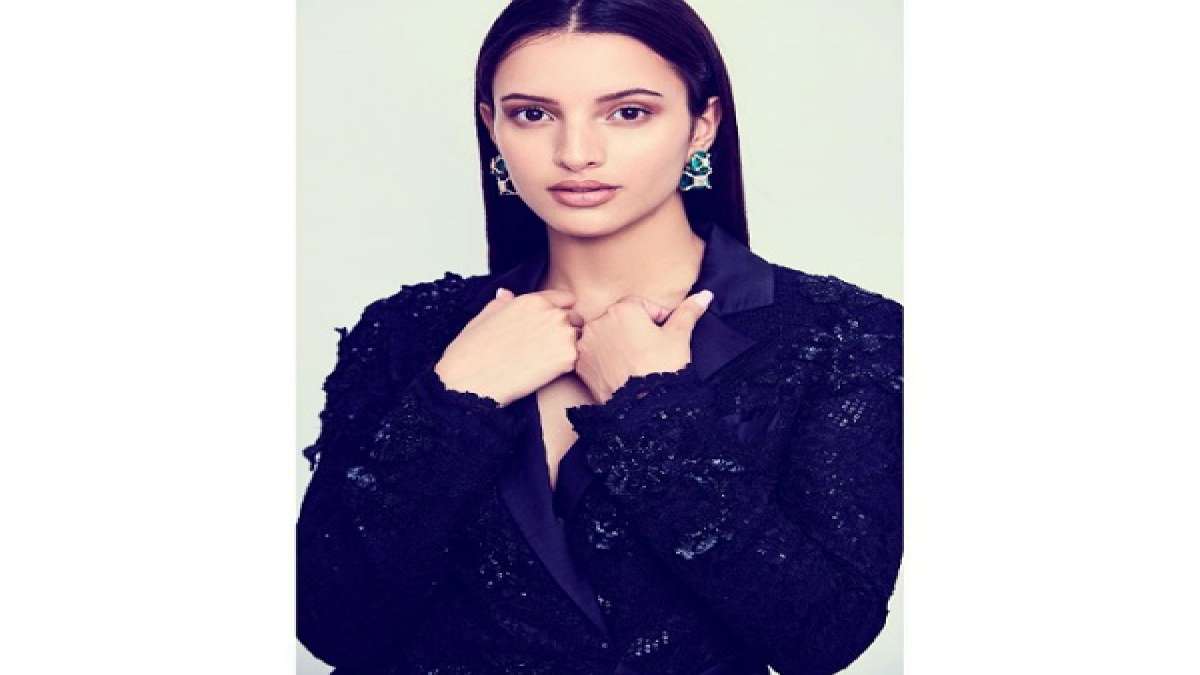 Bulbbul Actress Tripti Dimri’s Embellished Pantsuit On Instagram ...