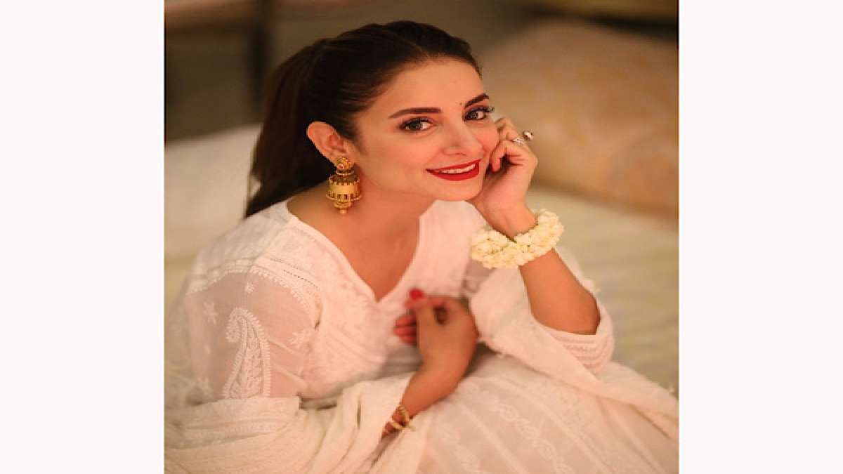 Churails Actress Sarwat Gilani’s White Suit On Her Instagram - Boldsky.com