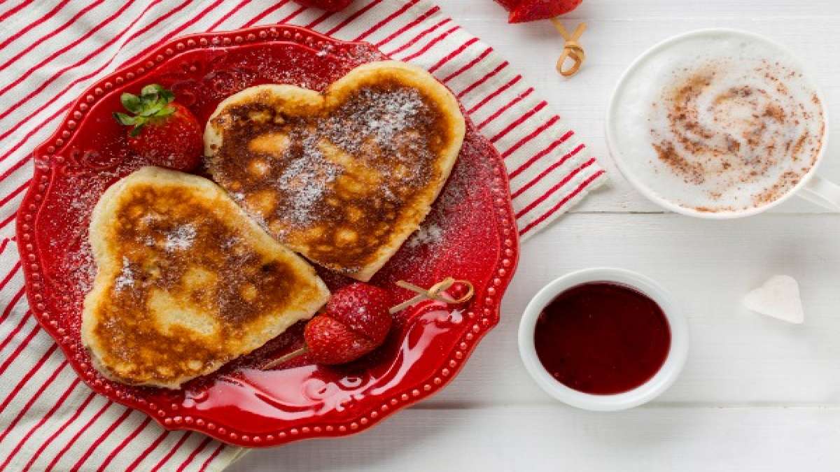 Valentine's Day 2022: Delicious Pancakes Recipe Infused With Love ...