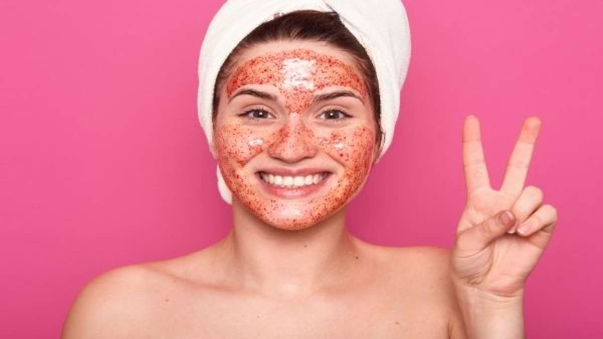 8 Tomato Masks For Minor Skin Conditions Like Dryness, Dullness, Acne ...