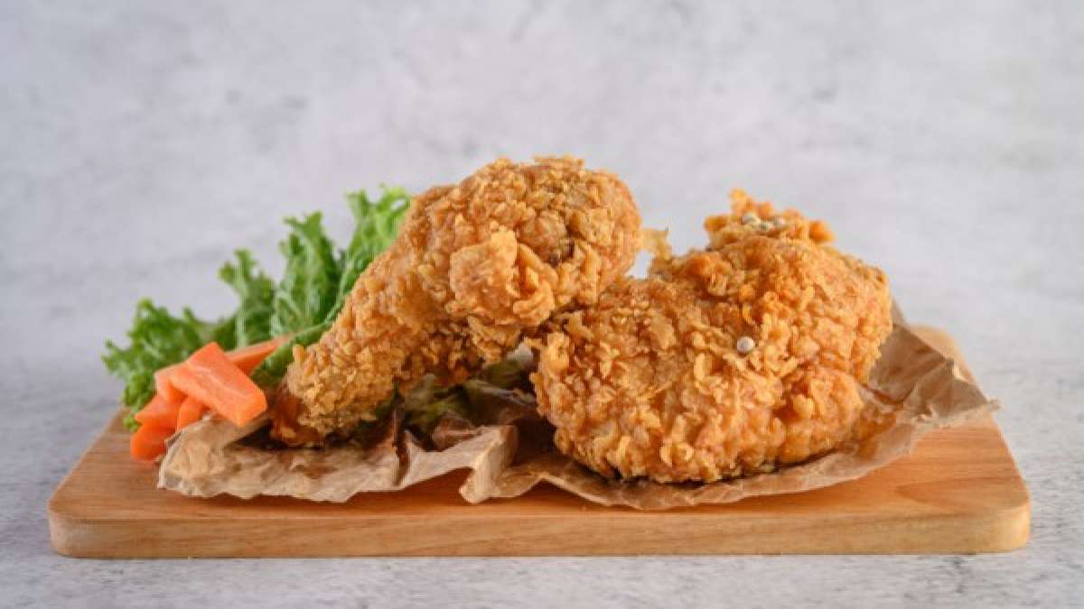 How To Prepare Smoked Flour Coated Chicken Wings - Boldsky.com