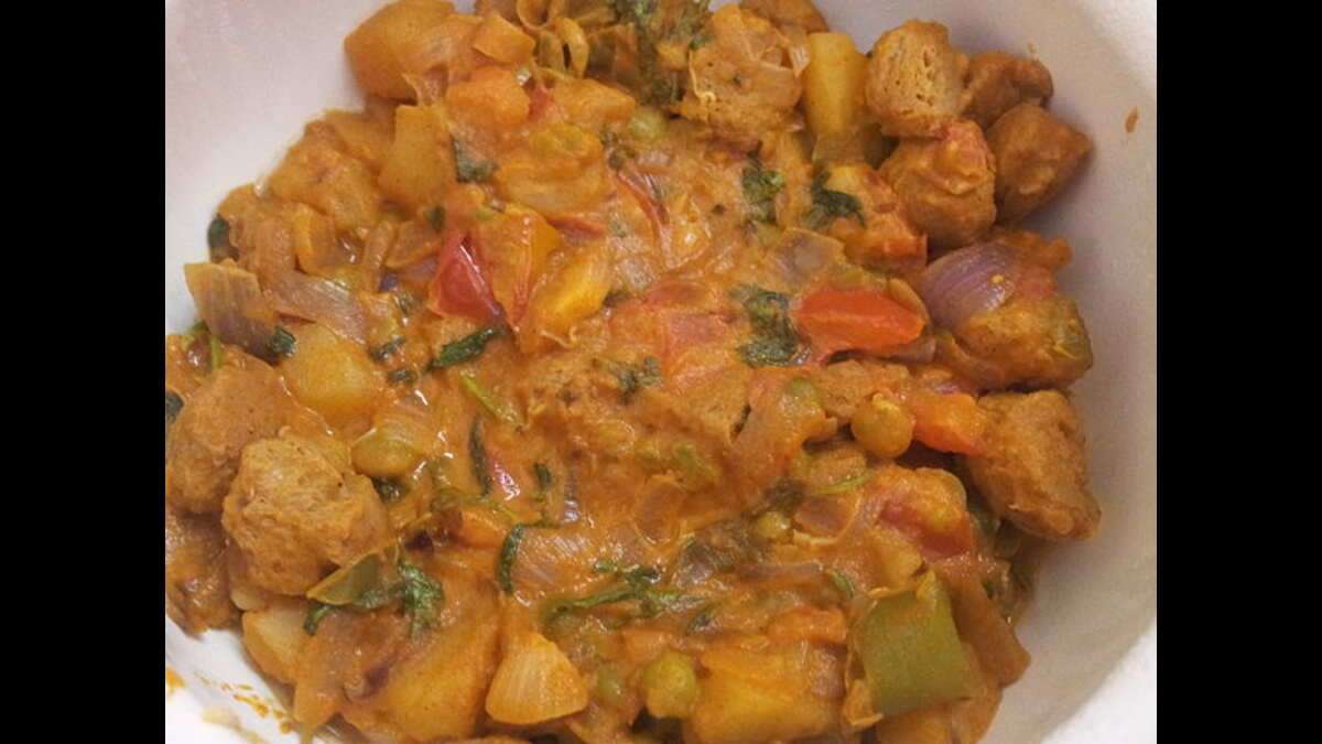 How To Prepare Lip Smacking Soya Chunks Stir Fry Recipe - Boldsky.com