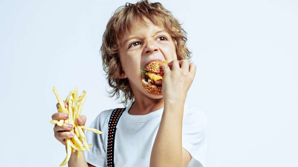 Binge Eating In Children: Signs To Look Out For - Boldsky.com