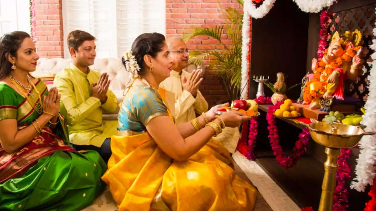Why Should We Sit On A Pooja Aasan To Do Pooja? - Boldsky.com