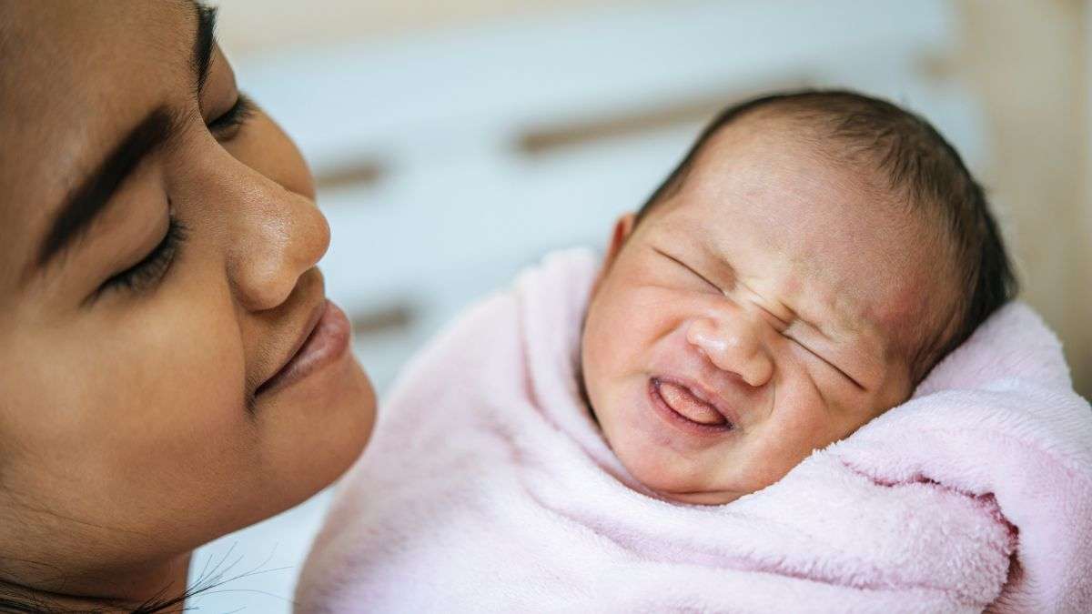 The 5 S’s To Manage A Crying Baby - Boldsky.com