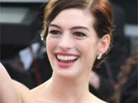 Anne Hathaway In New Batman Movie - Boldsky.com