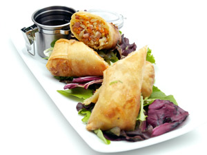 Tasty Semolina Daal Rolls For Rakhi - Boldsky.com