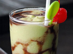 Nuts Milk Shake: Energy Drink! - Boldsky.com