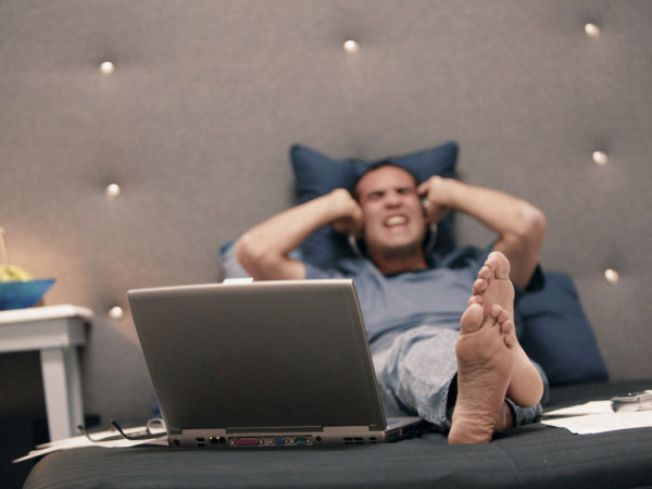 How To Make Your Home Sound Proof? - Boldsky.com