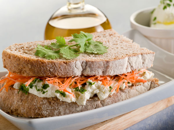 Grilled Chicken Cheese Sandwich - Boldsky.com