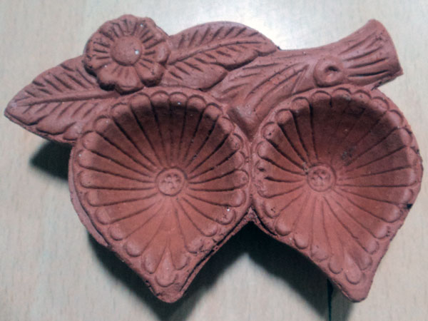 12 Diya Designs To Dazzle You This Diwali - Boldsky.com