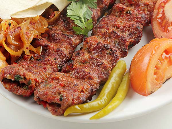 Make Chicken Sheek Kebabs At Home - Boldsky.com