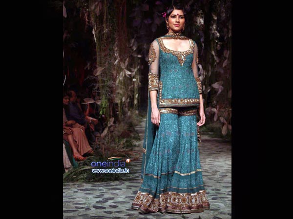 10 Bridal Outfits For Mehendi Ceremony - Boldsky.com