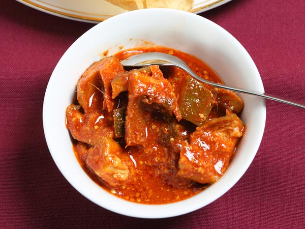 Tangy Raw Mango Pickle Recipe - Boldsky.com