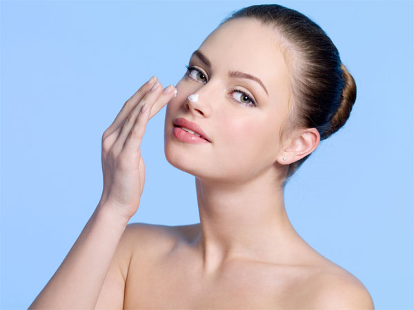 Home Remedies To Get Rid Of Sunken Eyes - Boldsky.com