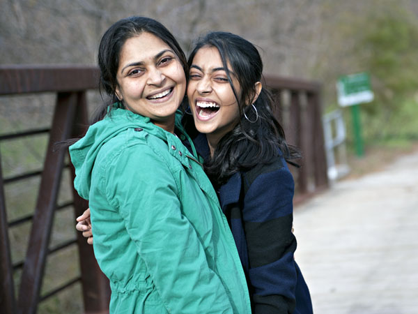 Ways To Be Your Mother's Best Friend - Boldsky.com