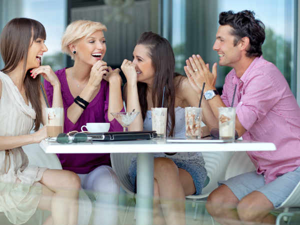 Interfering Friend Spoiling Your Love Life? - Boldsky.com