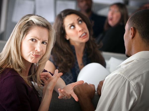 Talkative Colleagues To Keep Mum - Boldsky.com