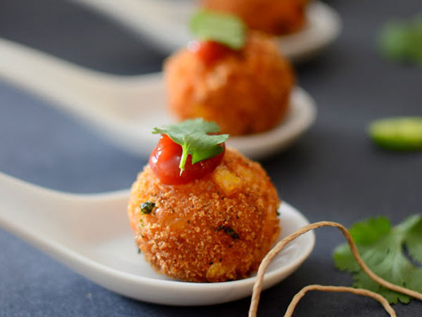 Corn & Cheese Balls For Breakfast - Boldsky.com