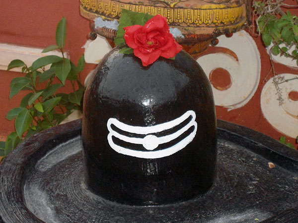 10 Holy Lord Shiva Symbols - Boldsky.com