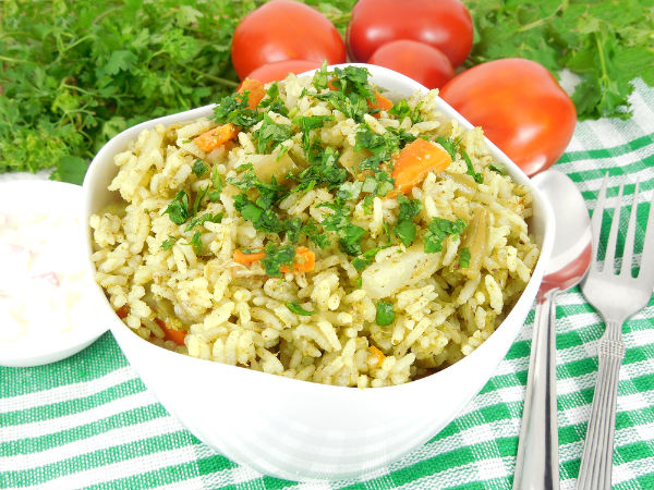 Bengali Style Bhuni Khichdi Recipe - Boldsky.com