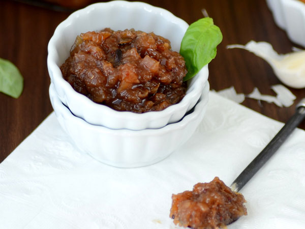 Pear And Raisin Chutney Recipe - Boldsky.com