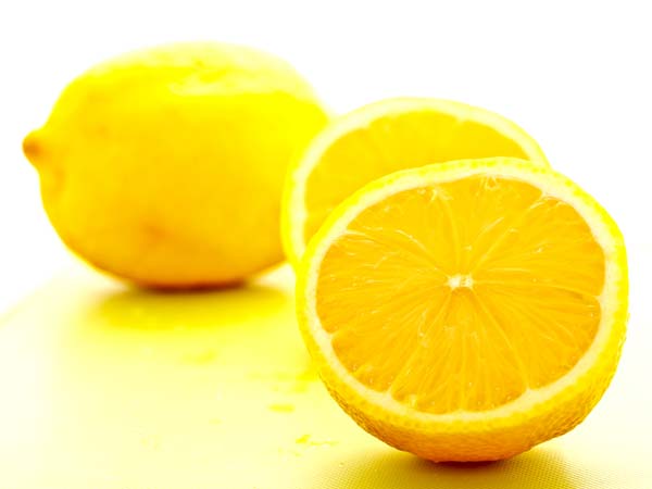 Simple Home Remedies For Itchy Skin - Boldsky.com