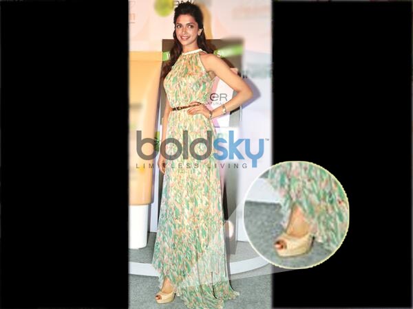 Deepika's Favourite Peep Toe Shoes! - Boldsky.com