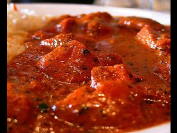 Andhra Style Red Chicken Masala - Boldsky.com