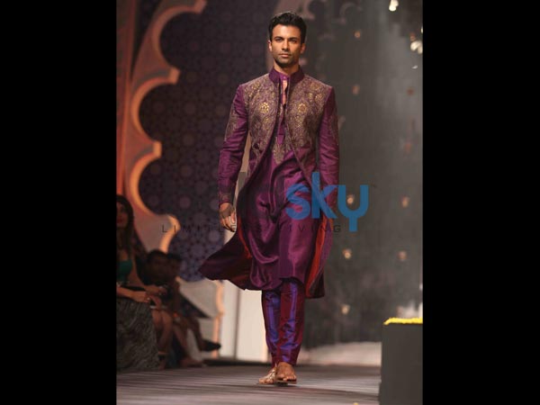 IBFW 2013: Raghavendra Rathore’s Bridal Collection - Boldsky.com