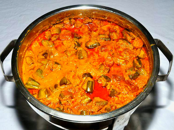 Spicy Aloo Parval Ki Sabji Recipe - Boldsky.com